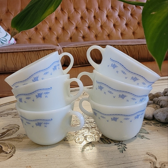 Pyrex | Kitchen | Vintage Pyrex White Blue Floral Set Of 6 Tea Coffee ...